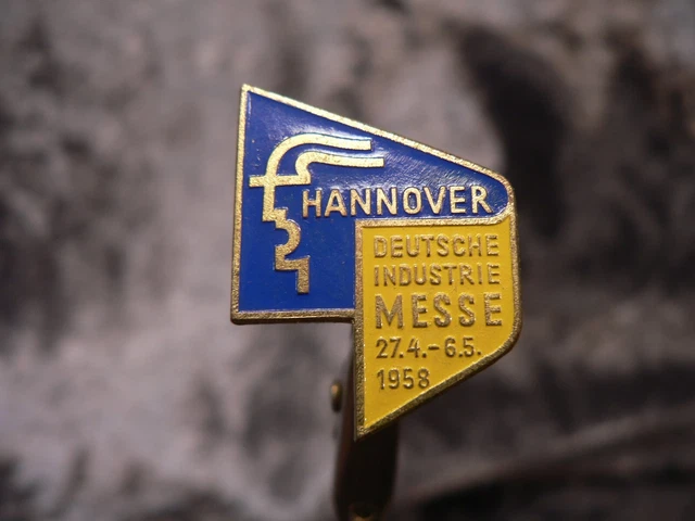 HANNOVER 1958: DEUTSCHE INDUSTRIE - MESSE HANNOVER, Anstecker: BLAU ...