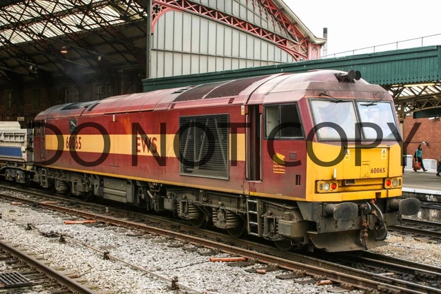 UK DIESEL TRAIN Railway Photograph Of Class 60 60065 Loco. Rm60-334 £1. ...