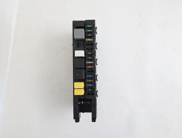 BOITE A FUSIBLE RELAIS COMPARTIMENT MOTEUR Mercedes C-Klasse S 203 ...