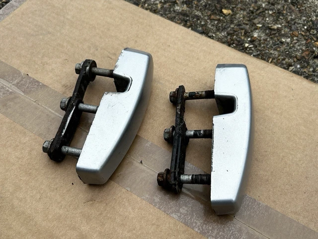 LAND ROVER DEFENDER Windscreen Bulkhead Brackets X2 Pair Silver MUC7911 ...