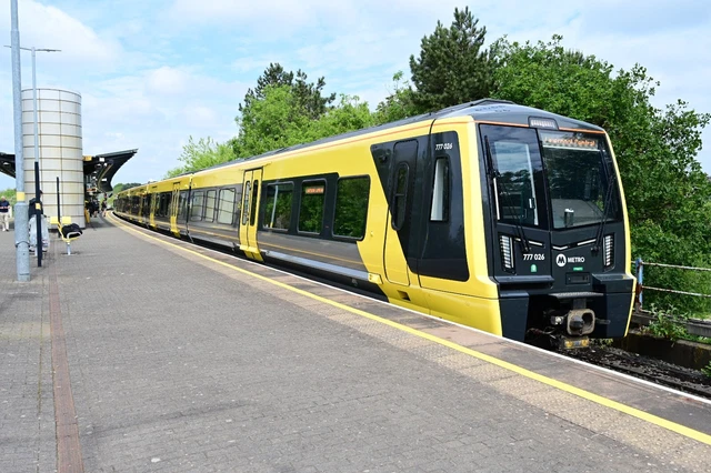 CLASS 777 NO 777026 in merseyrail at sandhills £1.00 - PicClick UK