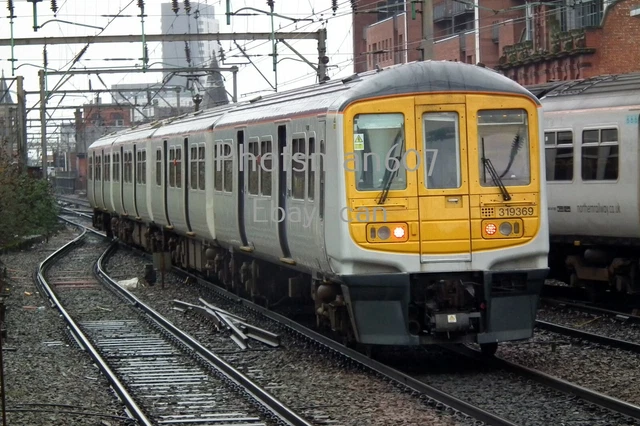 CLASS 319 319369, 4 car EMU, in unbranded Northern White & Blue at ...