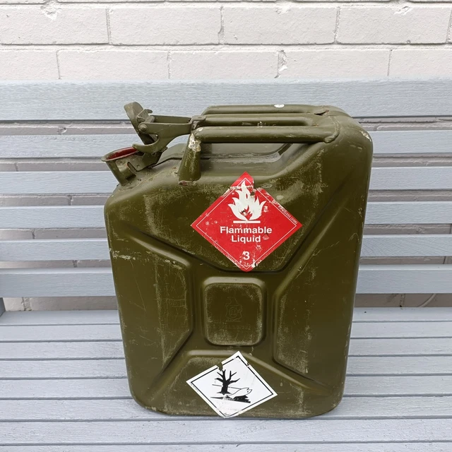 BRITISH ARMY 20 litre steel jerry can 1993 fuel can. Petrol Diesel etc ...