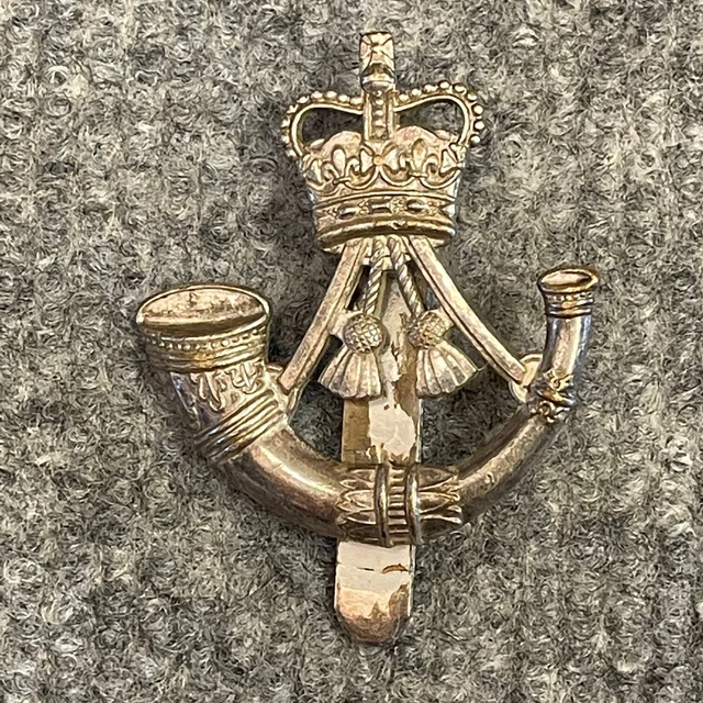 UK BRITISH ARMY Surplus Issue The Rifles Regiment Metal Cap & Beret ...