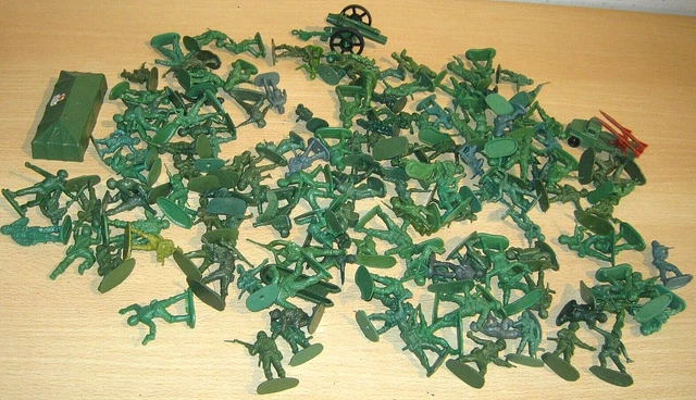 PLASTIC SOLDIERS X150 - mostly made in HONG KONG - unknown age / maker ...