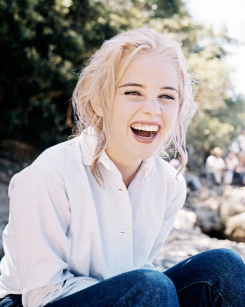 SUE LYON ON the set of 'The Night of the Iguana', directed by John- Old ...