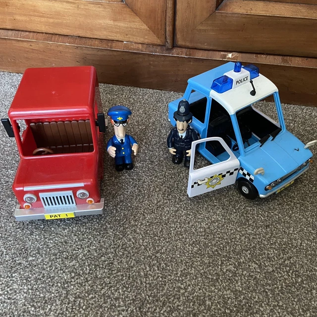 POSTMAN PAT POST Van and Police Car With figures 'Freaky Friday' £0.99 ...