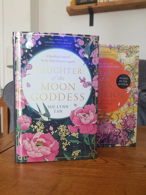 SIGNED DAUGHTER OF The Moon Goddess & Heart Of The Sun Warrior Sue Lynn Tan £40.00 - PicClick UK