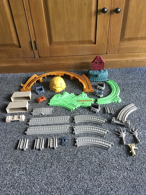 THOMAS & FRIENDS Brown Trackmaster Track With Adapter Sections. Blue To ...