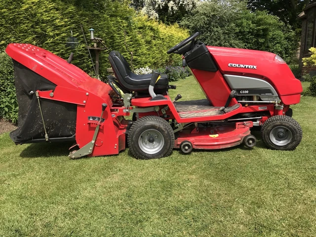 COUNTAX C330 RIDE On Mower - 30” Deck & Powered Grass Collector £1,700. ...
