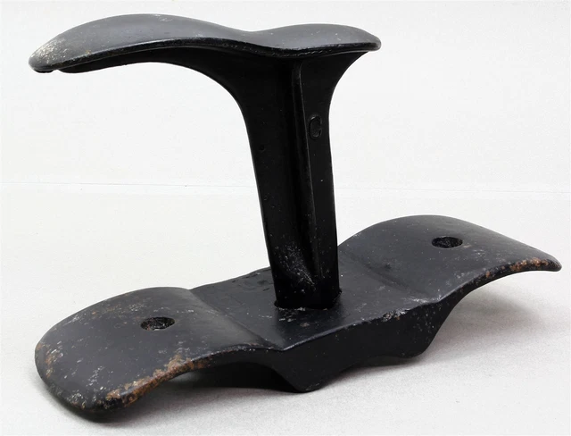 ANTIQUE CAST IRON COBBLER'S LAP ANVIL WITH SHOE LAST "C" FORM O-M-F ...
