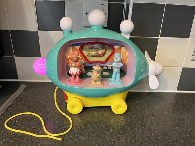 CBEEBIES THE NIGHT Garden Pull Along Pinky Ponk Light Sound With All 3 ...