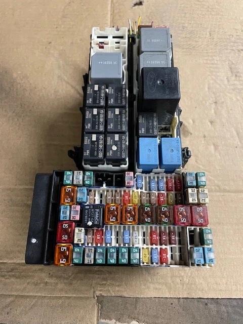 FORD TRANSIT MK8 Custom 2.0 Diesel Fuse Box Gk2T-14401-Fhb £46.95 ...
