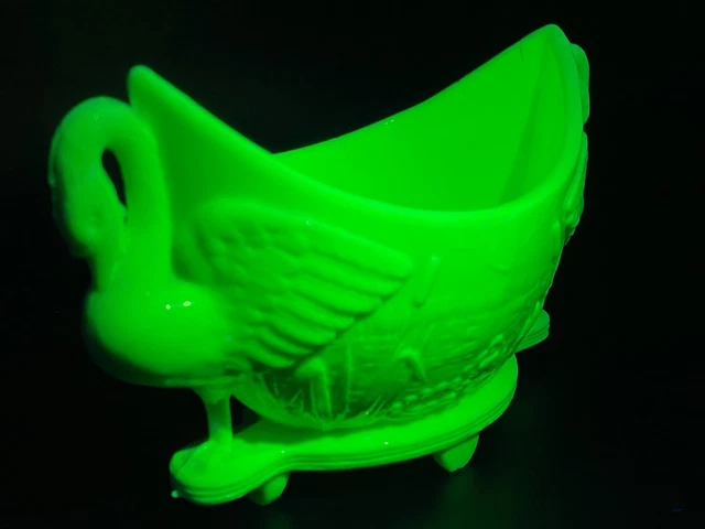 SOWERBY PATENT IVORY Queen's Ware Pressed Glass Swan Bowl Vase c1880 UV ...