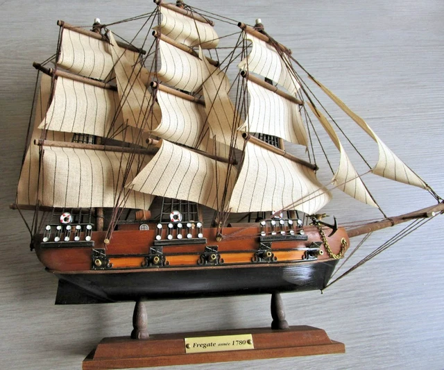 MAQUETTE DE BATEAU en bois - Frégate année 1780 EUR 30,00 - PicClick FR