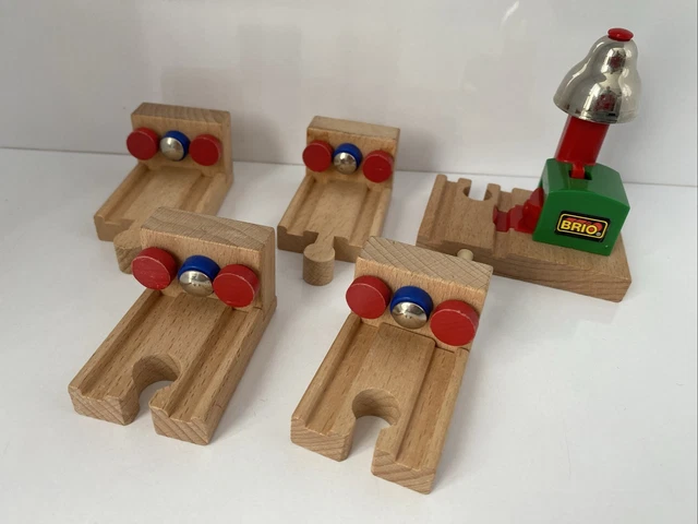 WOODEN RAILWAY ACCESSORIES Brio Compatible Buffers and Bell Crossing £9 ...