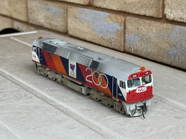 AUSCISION MODEL TRAIN HO scale - 42218 SRA Bicentennial Livery ...