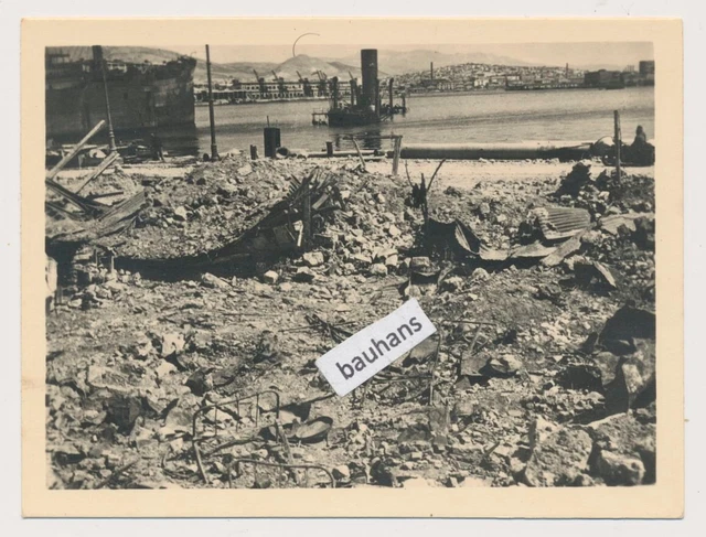 FOTO BALKANFELDZUG HAFEN von Piräus nach Stuka Angriff (9423a) EUR 6,50 ...