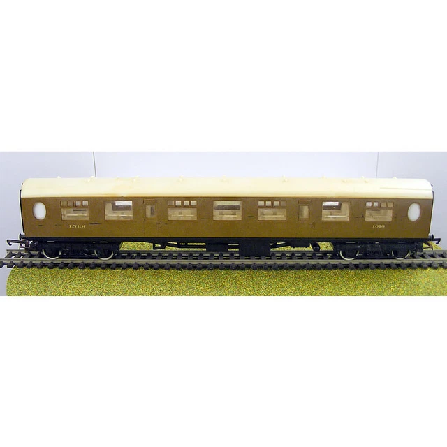 HORNBY LNER TEAK Coach 1010 with Interior Seating for 00 Gauge Model ...