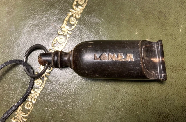 LONDON & NORTH Eastern (LNER, L&NER, L&N.E.R) Railway Guards Bone ...