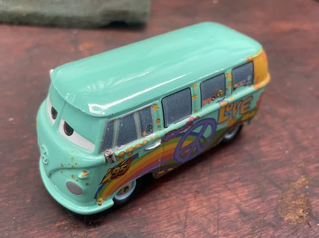 DISNEY PIXAR CARS Fillmore Van Volkswagen VW Bus Mattel Die Cast 1:55 £ ...
