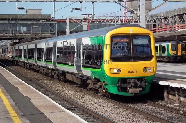 CLASS 323 323211, 3 car EMU, in London Midland at Stafford £0.75 ...