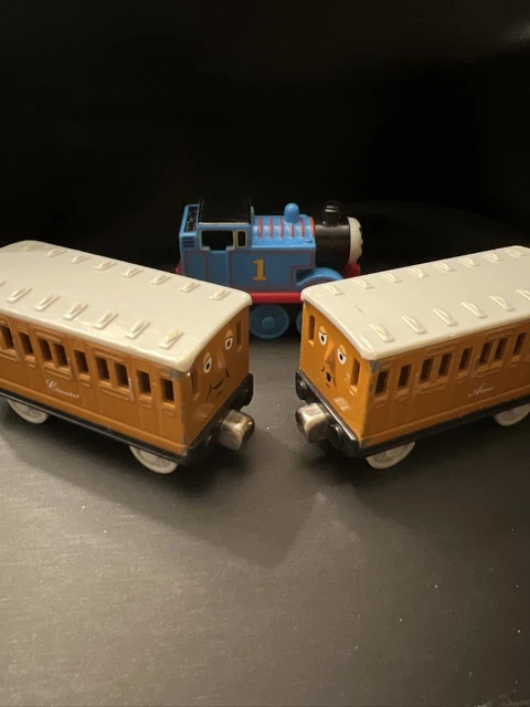 THOMAS & FRIENDS THOMAS ANNIE AND CLARABEL TRIO Take Along Die Cast ...