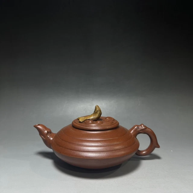 CHINESE YIXING ZISHA Clay Handmade Exquisite Teapot （如鱼得水 底款：顾景舟） $68. ...