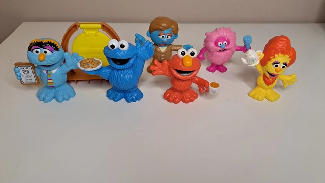 SESAME STREET FURCHESTER Hotel Plastic Figures/Toys Hasbro 2015 ...
