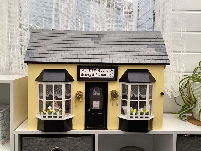 VINTAGE DOLLS HOUSE bakery and tea room £83.90 - PicClick UK