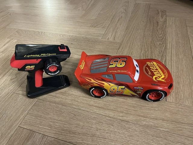 LIGHTNING MCQUEEN REMOTE Control Car Disney Store Pixar Cars 3 £18.00 ...