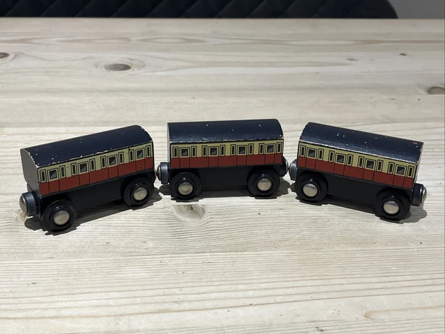 BRIO 33626 3 X Passenger Coaches For Wooden Train Sets EUR 20,09 ...