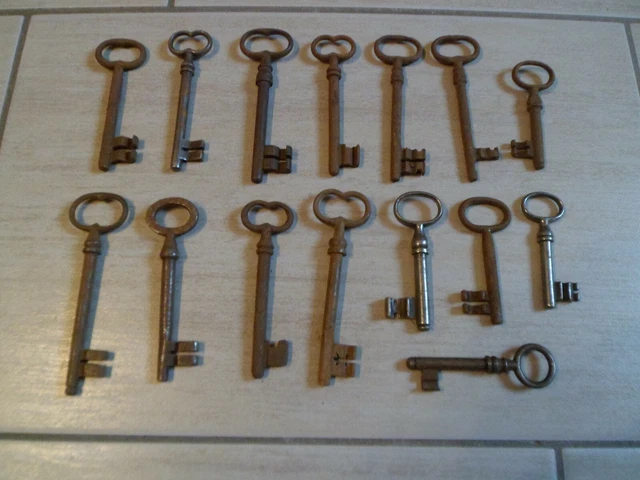 15 ALTE BARTSCHLÜSSEL Eisenschlüssel Schlüssel Eisen Antik 8 - 13 cm (13) EUR 16,16 - PicClick DE