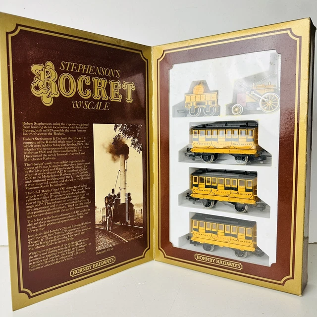 HORNBY RAILWAYS OO Scale Stephensons Rocket Train Model And Carriages ...
