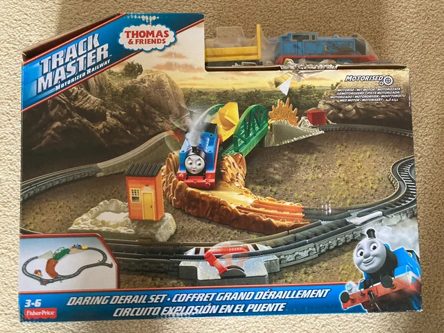 TRACKMASTER THOMAS & friends trainset. DARING DERAIL SET £9.50 ...