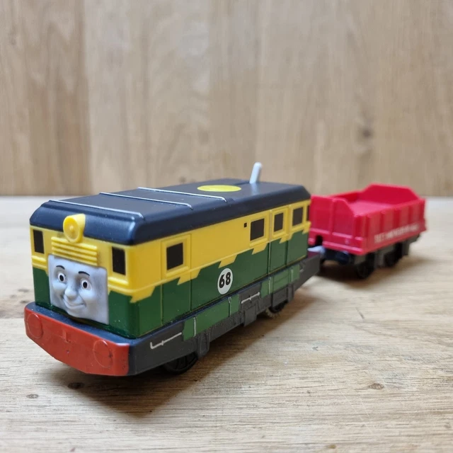 THOMAS THE TANK Engine Philip & Tender Trackmaster 2013 *Tested ...