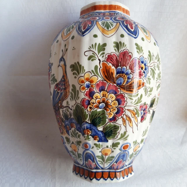 VASE DELFT VINTAGE De Delftse Pauw (D.P.) polychrom ca. 1950 Motiv Pfau ...