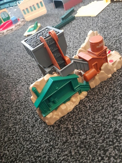 TOMY TRACKMASTER THOMAS And Friends Coal Quarry Loader Tower Stop N Go ...