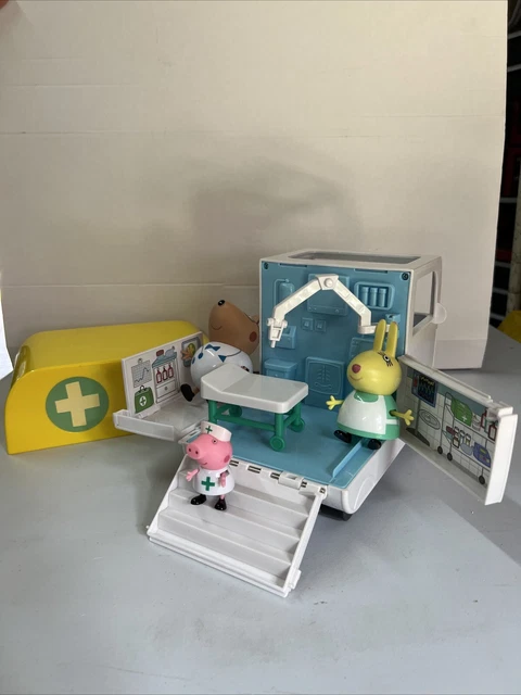 PEPPA PIG AMBULANCE Hospital Playset Miss Rabbit Peppa And Doctor Bear ...