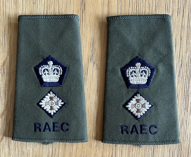 BRITISH ARMY LIEUTENANT Colonel RAEC Shoulder Slides Badges of Rank £7. ...
