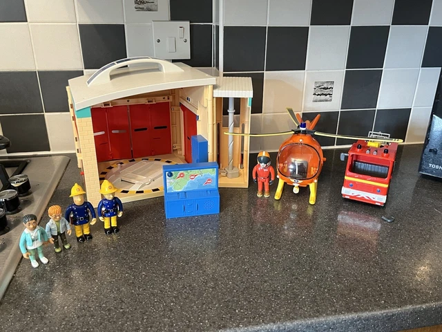 FIREMAN SAM BUNDLE Deluxe Fire Station Jupiter Fire Engine, Helicopter ...