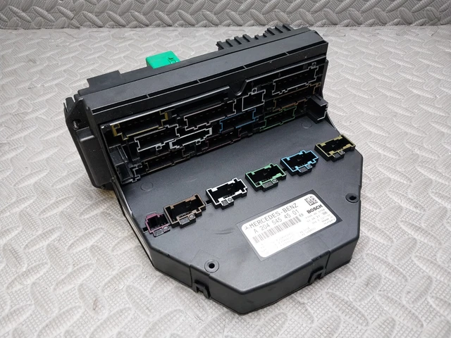 MERCEDES C CLASS W204 FRONT FUSE BOX SAM MODULE A2045454501 £299.00 ...