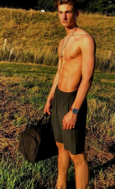 SHIRTLESS MALE SWIMMERS Build Lean Young Jock Man Shorts Field PHOTO ... SHIRTLESS MALE SWIMMERS Build Lean Young Jock Man Shorts Field PHOTO ...