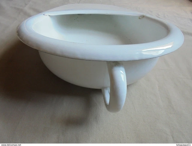 ANCIEN - BASSIN médical en tôle émaillée, blanc liseré bleu EUR 12,00 ...