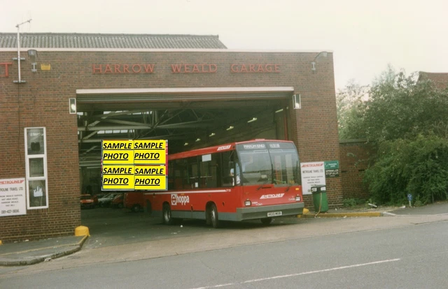 LONDON TRANSPORT COLOUR Bus Photograph-Harrow Weald Garage with DT 120 ...
