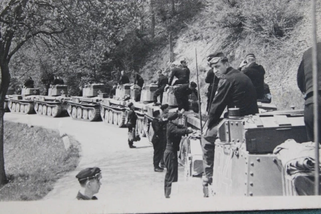 FOTO PHOTO 113615 Wehrmacht Panzer tank Kolonne Staffel Panzermänner 1941 Eifel EUR 139,99 ...