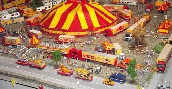 DODGE WC54 DU SERVICE PUBLICITAIRE DU CIRQUE PINDER (1970)-(1/43 ème ...