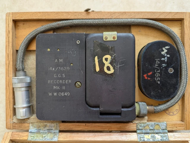 WW2 RAF GUNSIGHT Camera GGS MK2 Boxed with Film Cartridge £63.11 ...