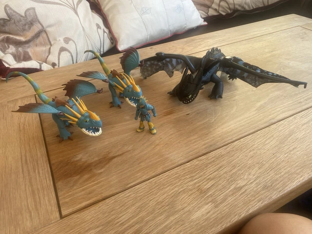 HOW TO TRAIN Your Dragon Toothless( light & sound) 2 x Stormfly ...