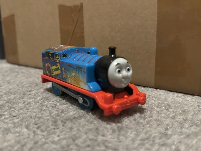 THOMAS & FRIENDS:TRACK Master Night Delivery Hyper Glow Engine Lights ...